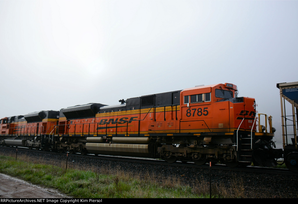 BNSF 8785